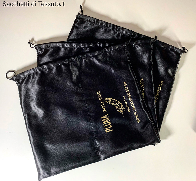 Manutenzione dei sacchetti di tessuto di raso